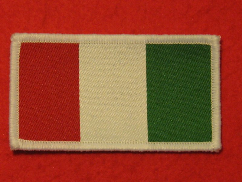 ITALY ITALIAN FLAG BADGE - Hill Military Medals